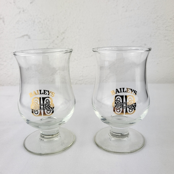 Baileys | Dining | 2 Baileys Irish Cream Shot Glasses Cordial Gold Logo ...